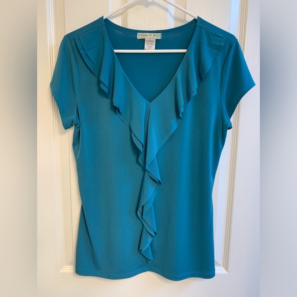 Vintage Suzie | Tops | Vintage Suzie Ss Pullover Ruffled Vneck Front ...